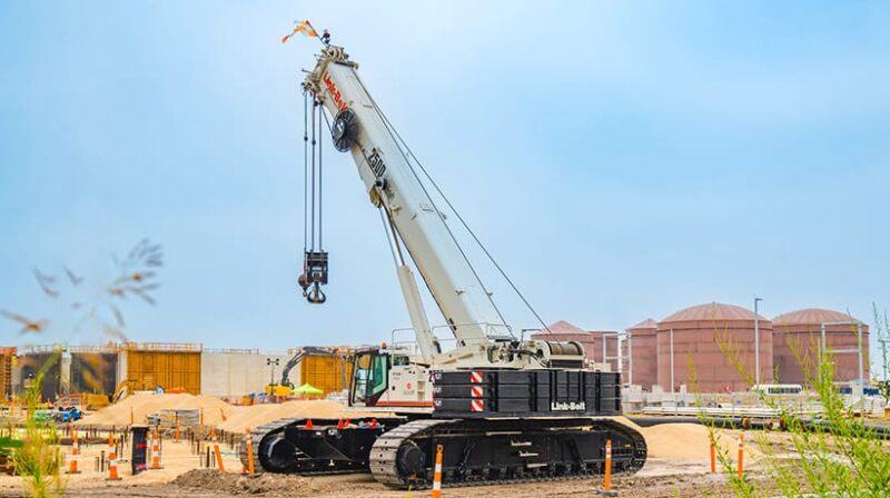 HTC-86100 Lifts Scaffolding at Cape Hatteras Lighthouse - Link-Belt Cranes